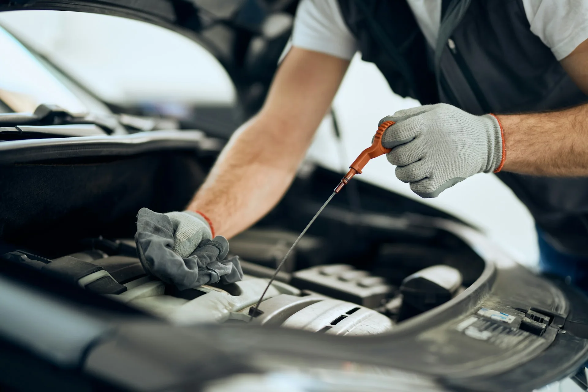 Engine Oil 101: How Often Should You Change Engine Oil? - Woblogger